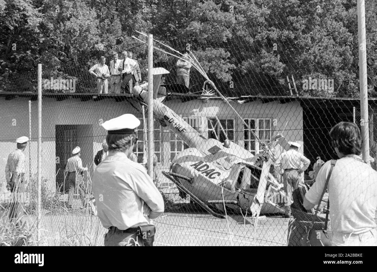 Fatal crash of an ADAC rescue helicopter during a landing approach on ...