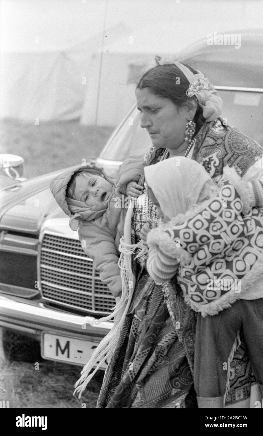 Gypsy funeral hi-res stock photography and images - Alamy