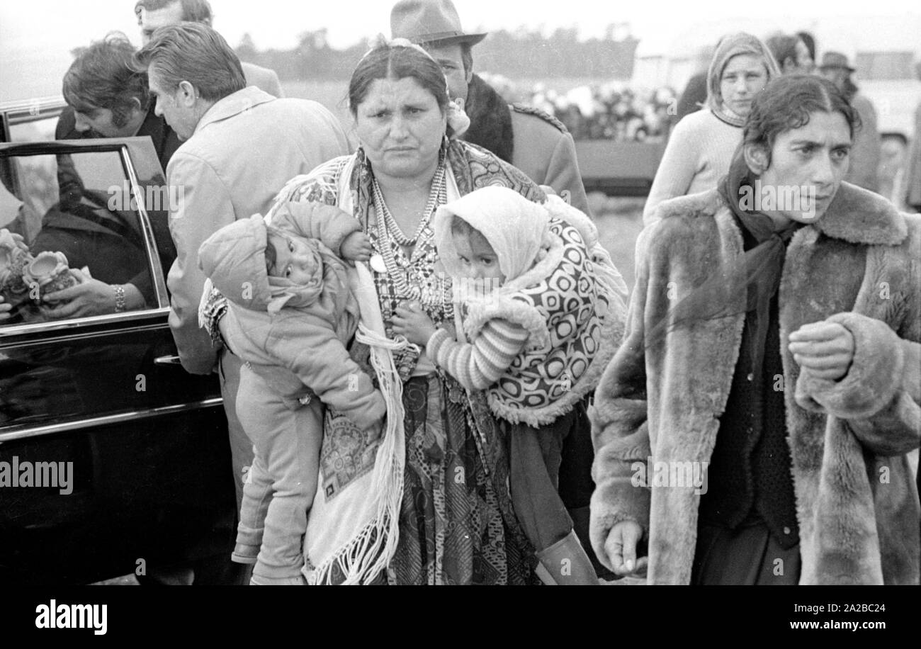 Gypsy funeral hi-res stock photography and images - Alamy