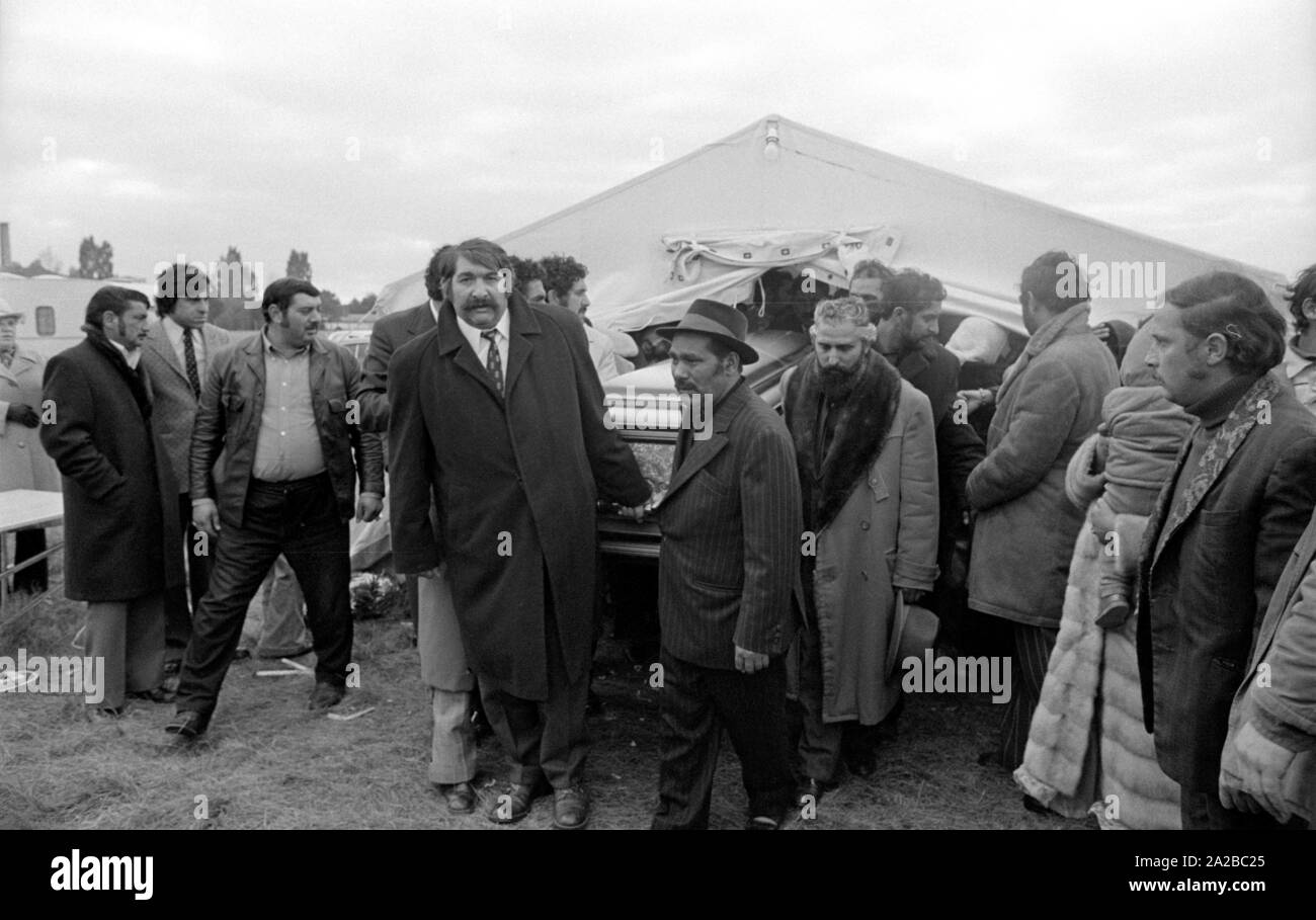 Mourner coffin Black and White Stock Photos & Images - Alamy