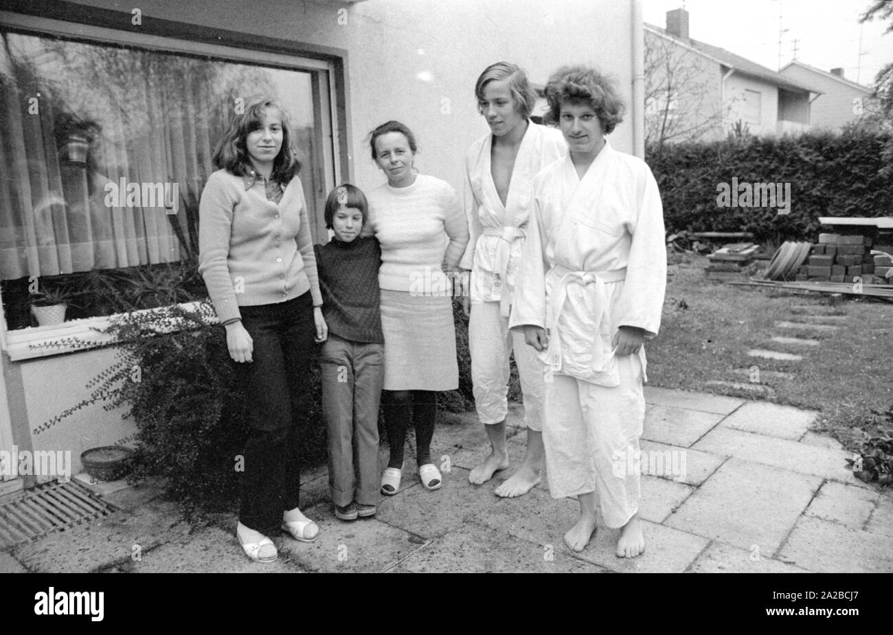 The calculating miracle Elmar Eder with his family, from left to right ...