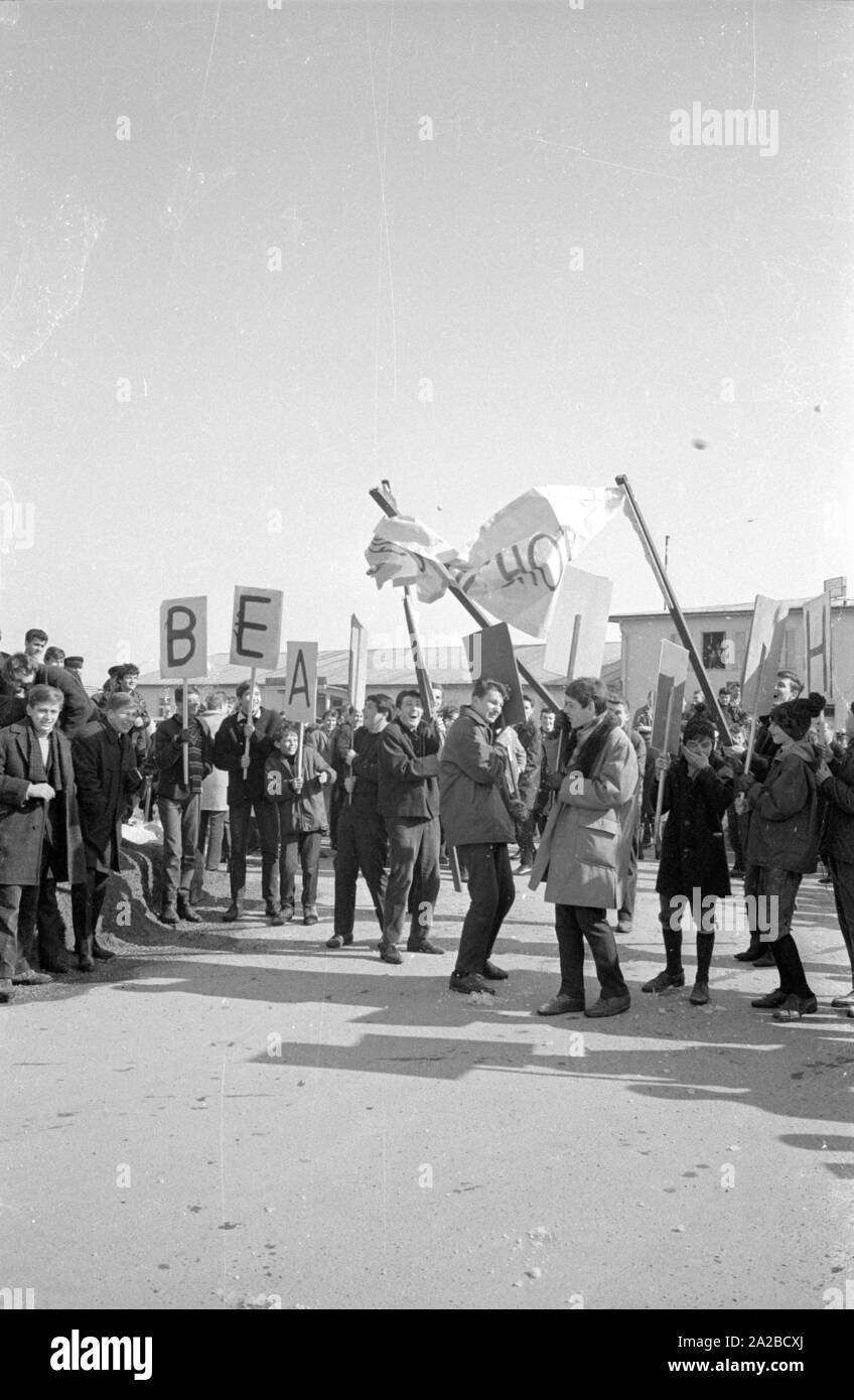 1965 beatles hi-res stock photography and images - Alamy