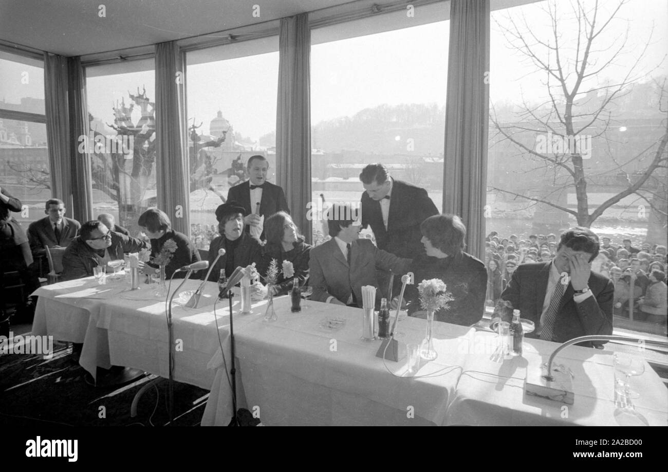 George harrison help beatles 1965 hi-res stock photography and images ...