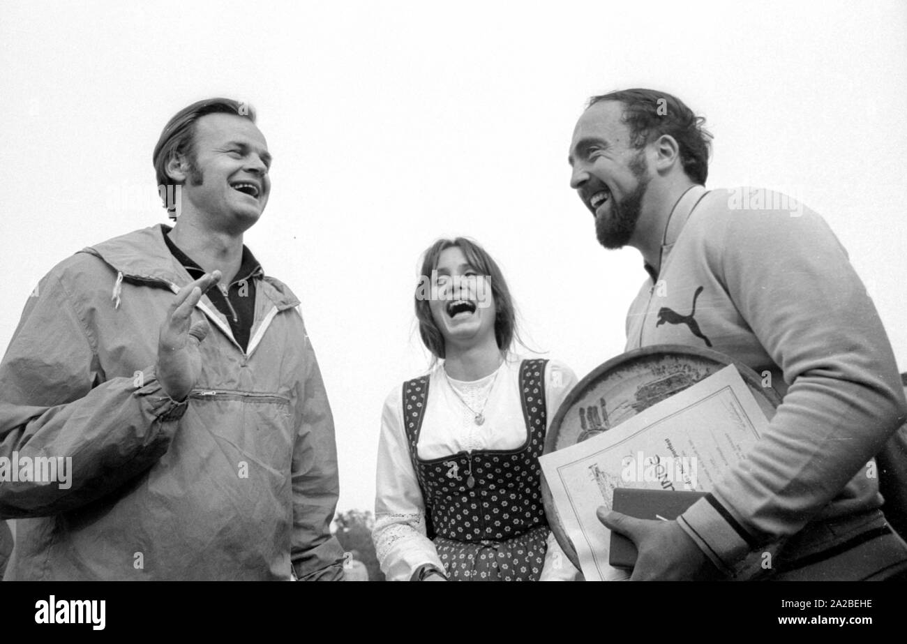 The javelin throwers Klaus Wolfermann (r.) and Janis Lusis (l.) at the ...