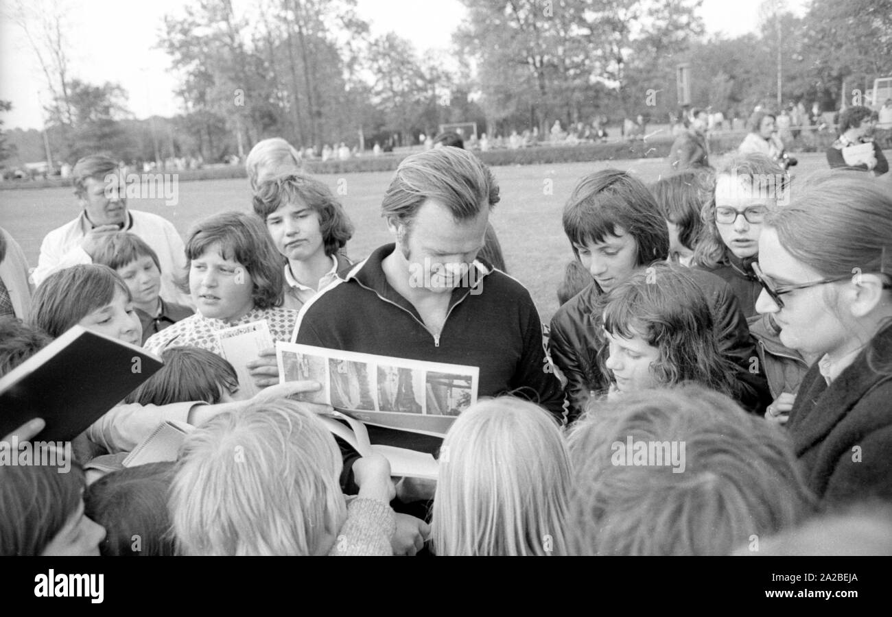 Javelin thrower Janis Lusis at the Mai Sportfest (May Sports Festival ...