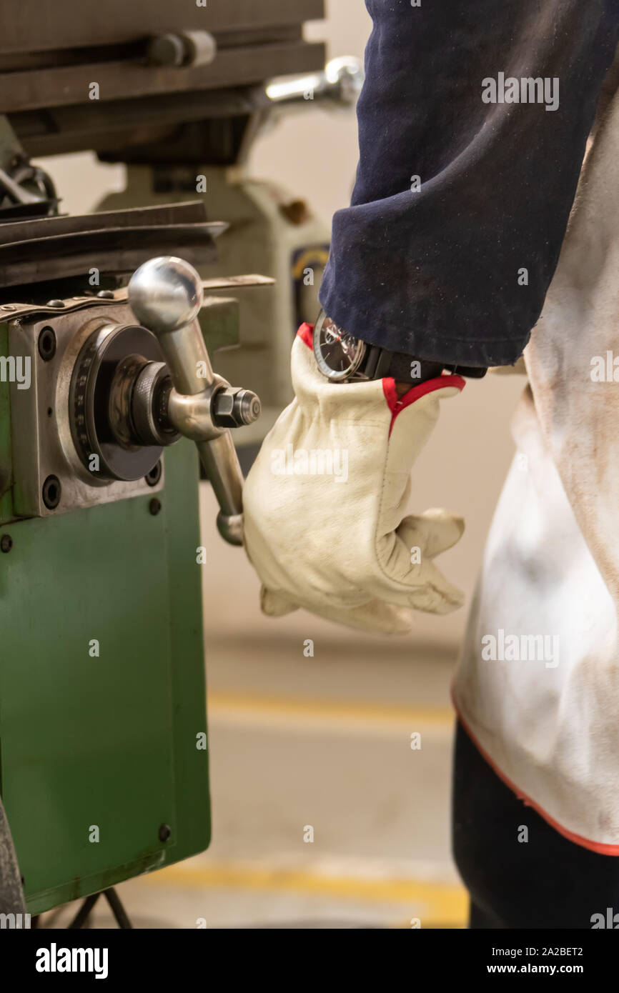 Horizontal milling machine workshop hi-res stock photography and images ...