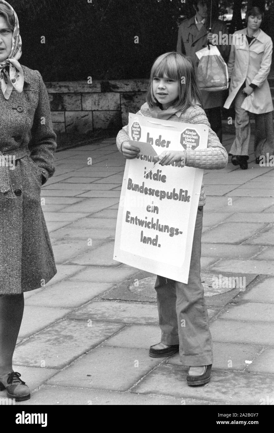 In Munich, parents and children demonstrate for better learning ...
