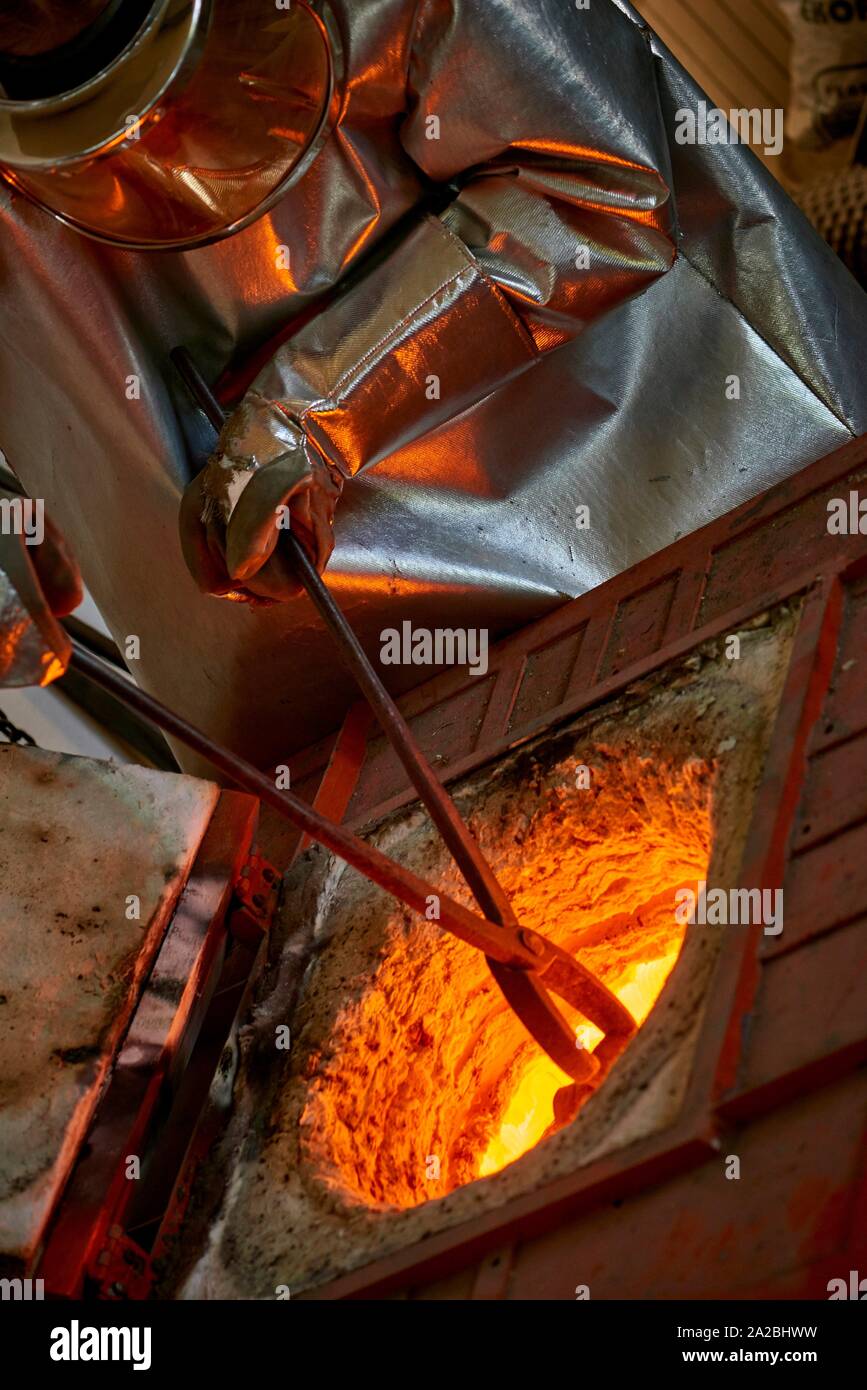 Metal melting pot hi-res stock photography and images - Alamy