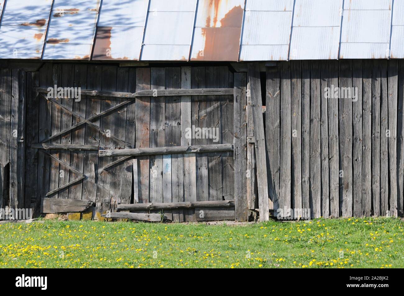 Old polish barn hi-res stock photography and images - Alamy