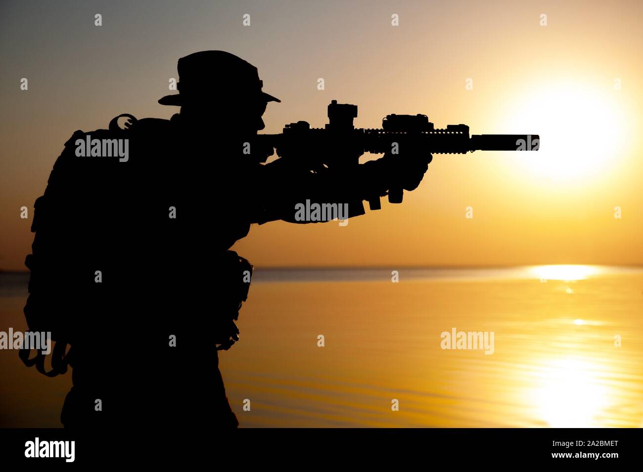 Military army pointing weapon rifle hi-res stock photography and images ...