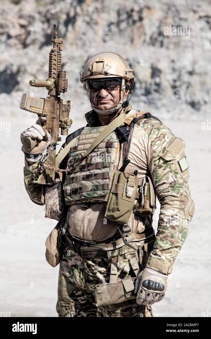Desert camouflage uniforms hi-res stock photography and images - Alamy