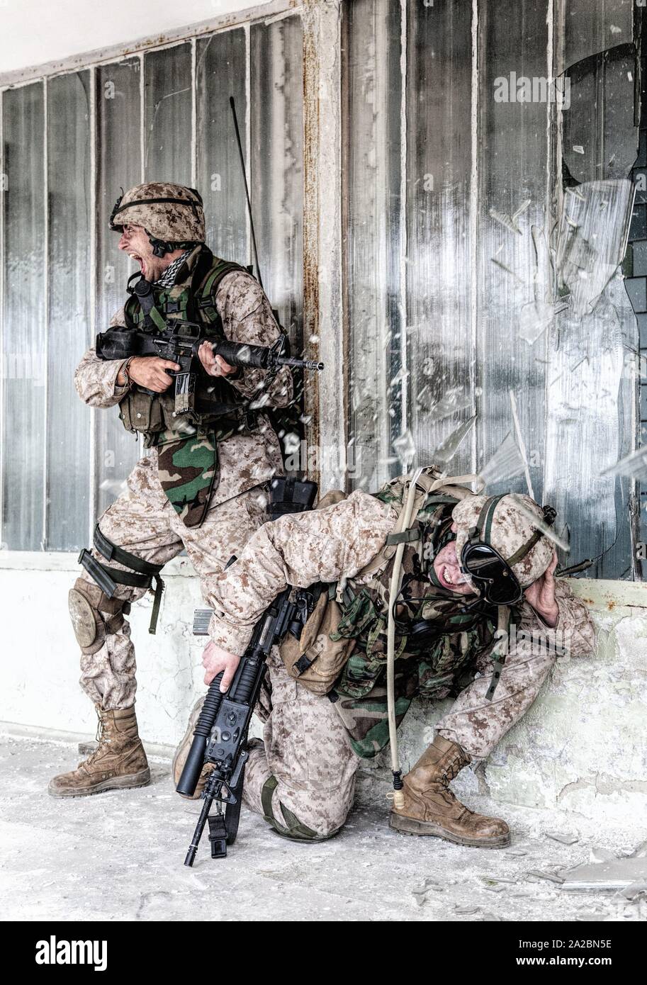 Breaking glass scream hi-res stock photography and images - Alamy