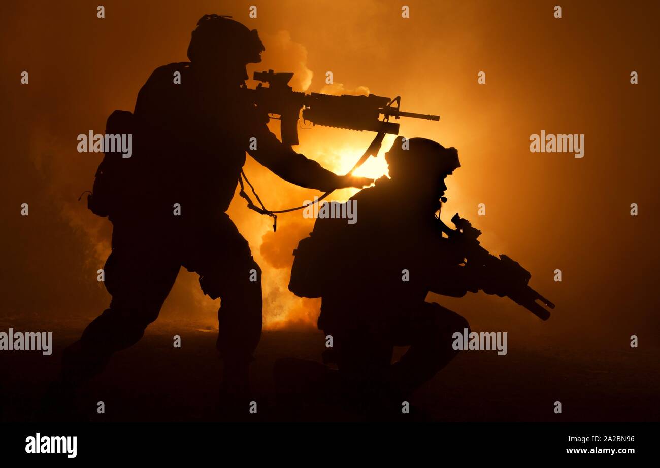 Army soldier gun fire hi-res stock photography and images - Alamy