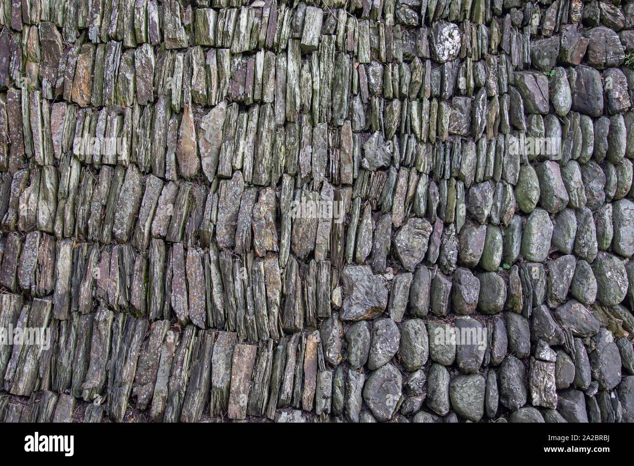 Traditional english country wall hi-res stock photography and images ...