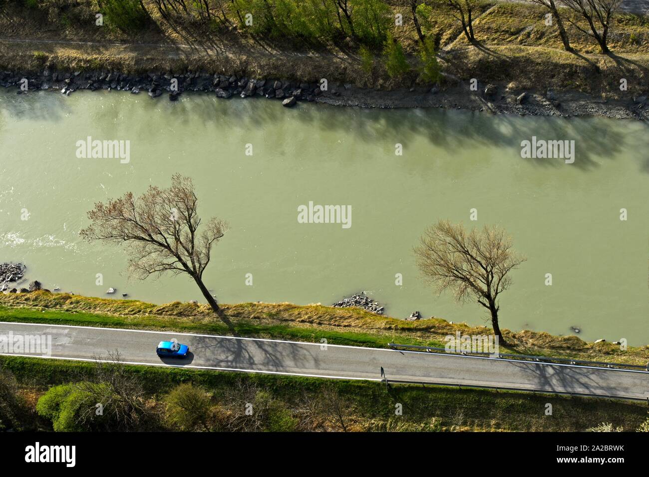 Car above view hi-res stock photography and images - Alamy