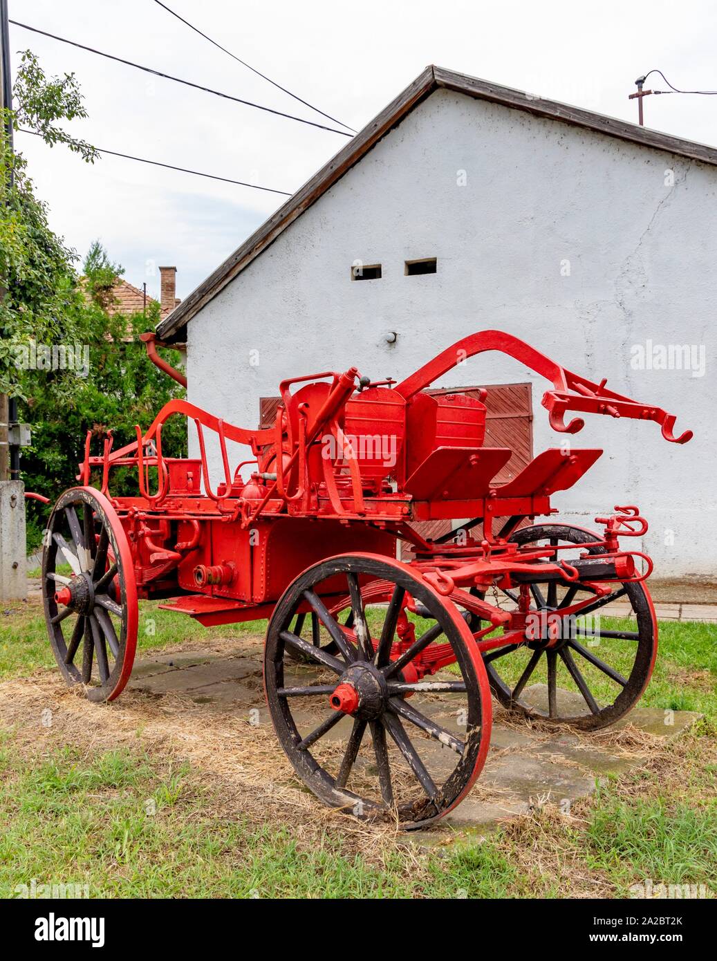 Old red fire truck hi-res stock photography and images - Alamy