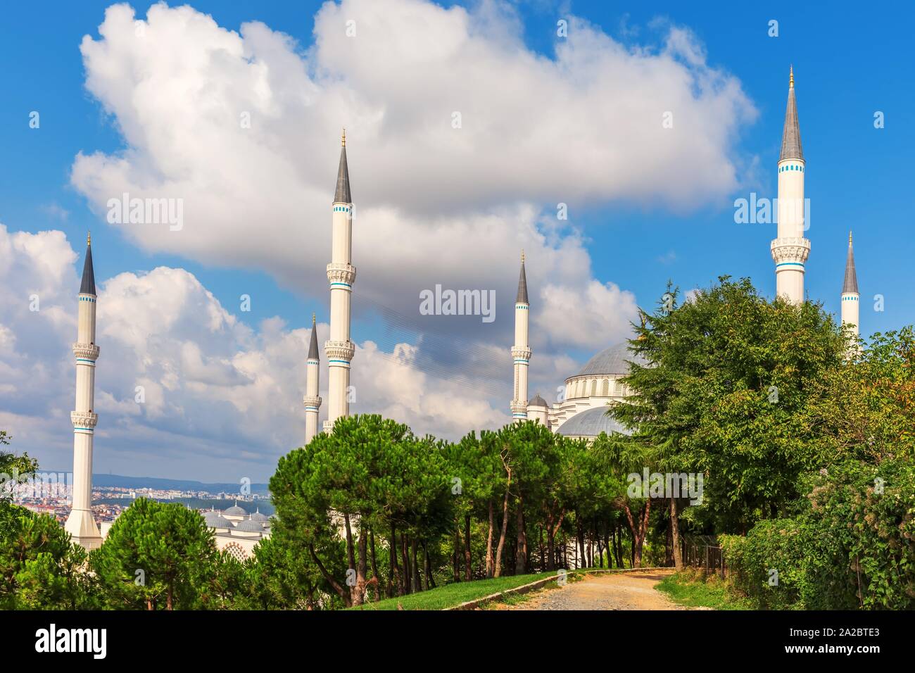 Camlica mosque istanbul hi-res stock photography and images - Alamy