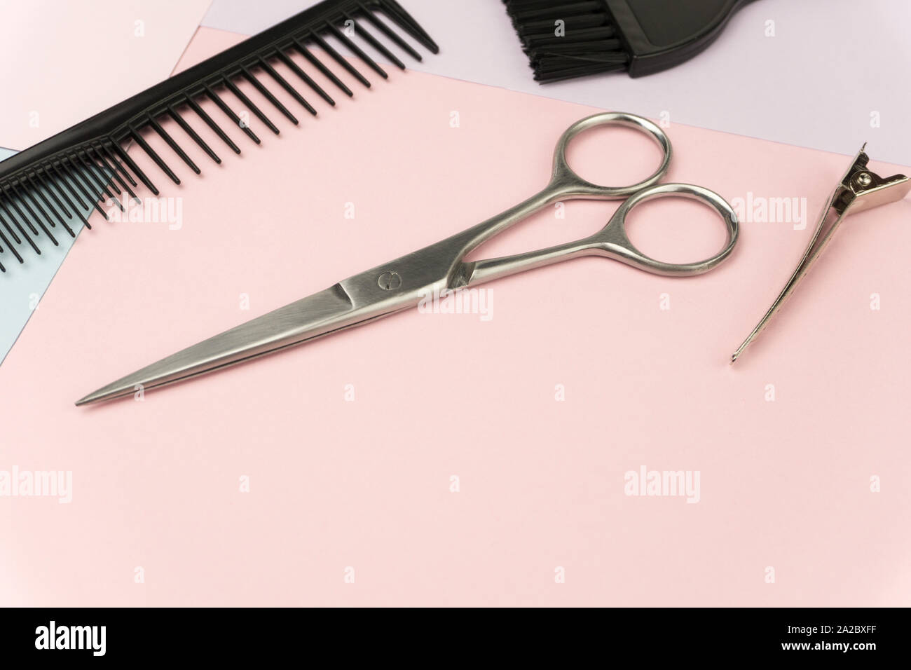 Hair curly iron hi-res stock photography and images - Alamy