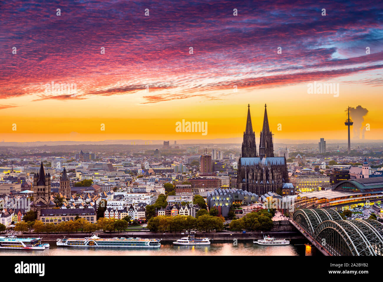 Cologne Cathedral at sunset, skyline of Cologne, Germany Stock Photo ...