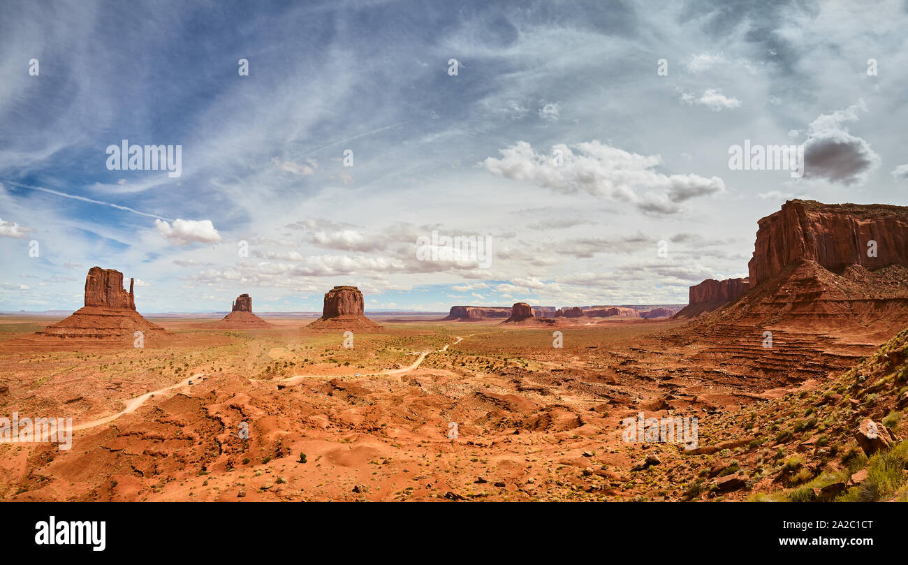 Monument valley landscape hi-res stock photography and images - Alamy