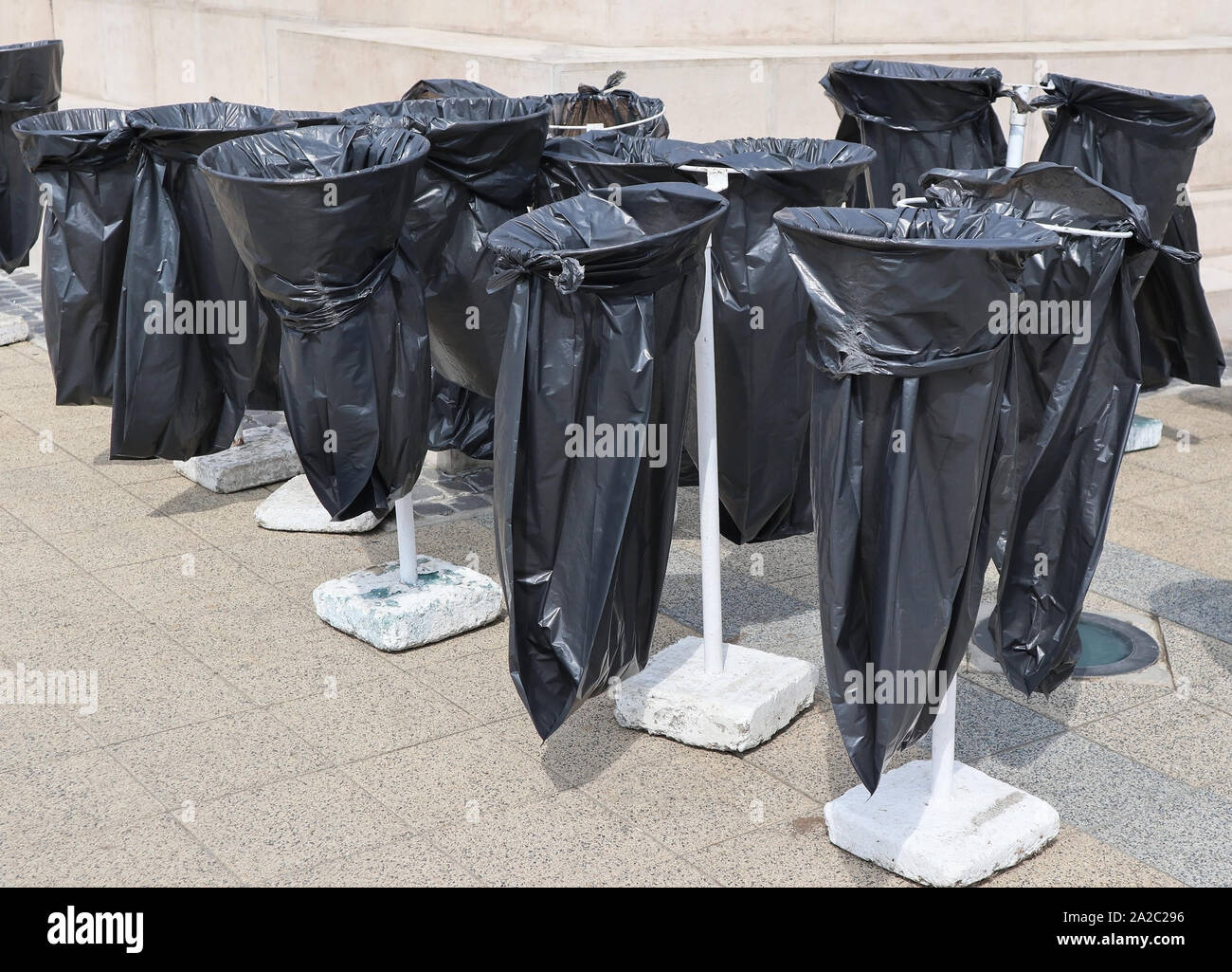 Empty garbage bags hi-res stock photography and images - Alamy