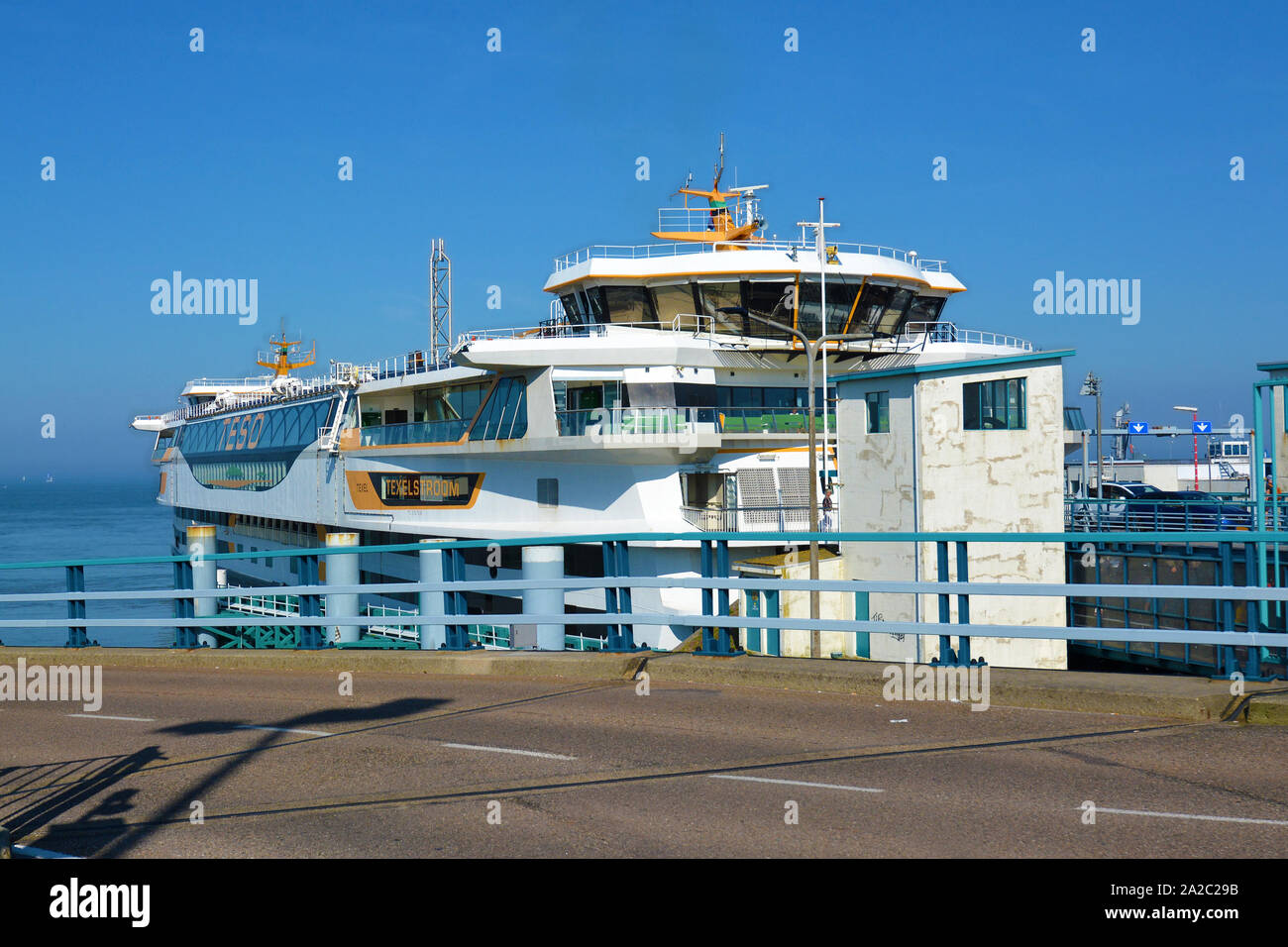 Double ended ferry hi-res stock photography and images - Alamy