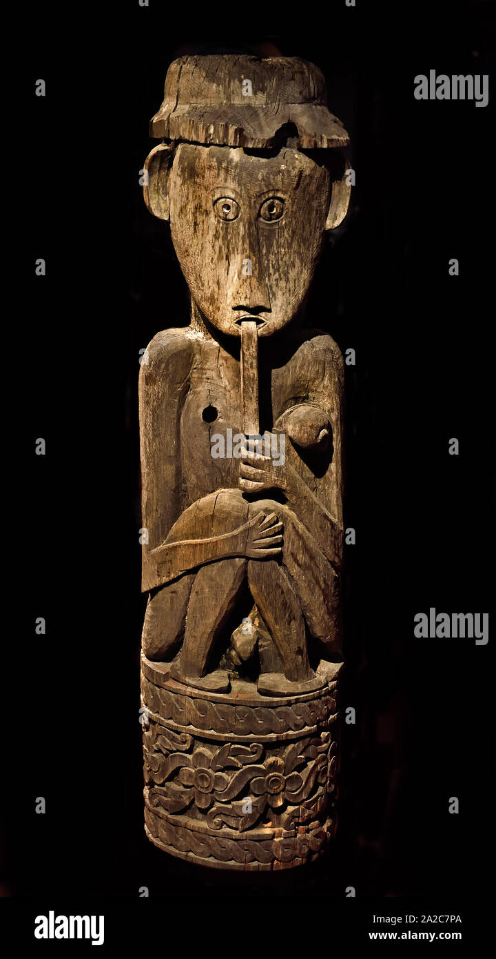 Hampatong wooden funeral statue, anthropomorphous sculpture 19th-20th ...