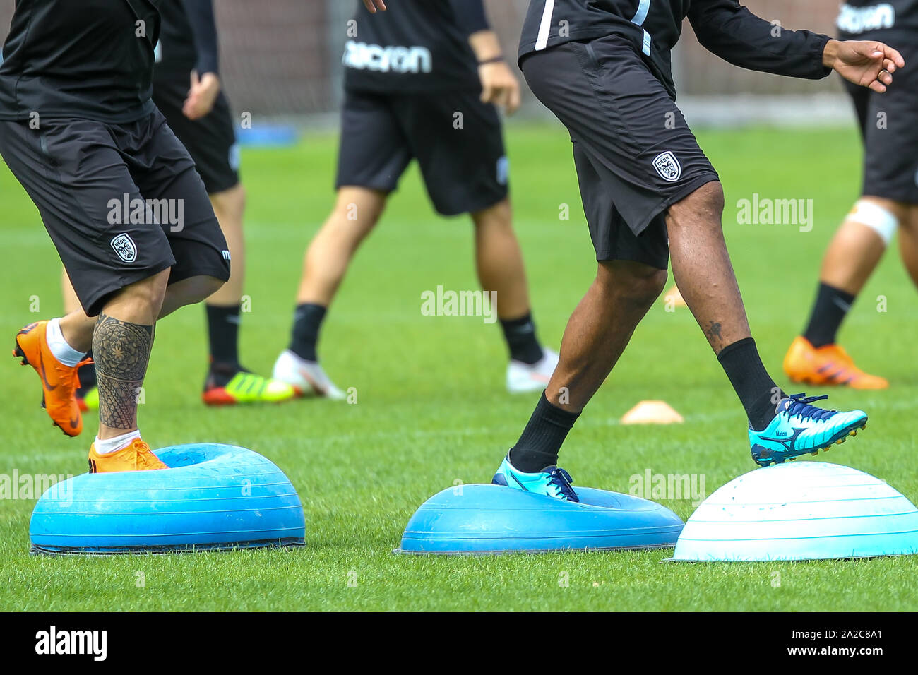 Bosu ball soccer hi-res stock photography and images - Alamy