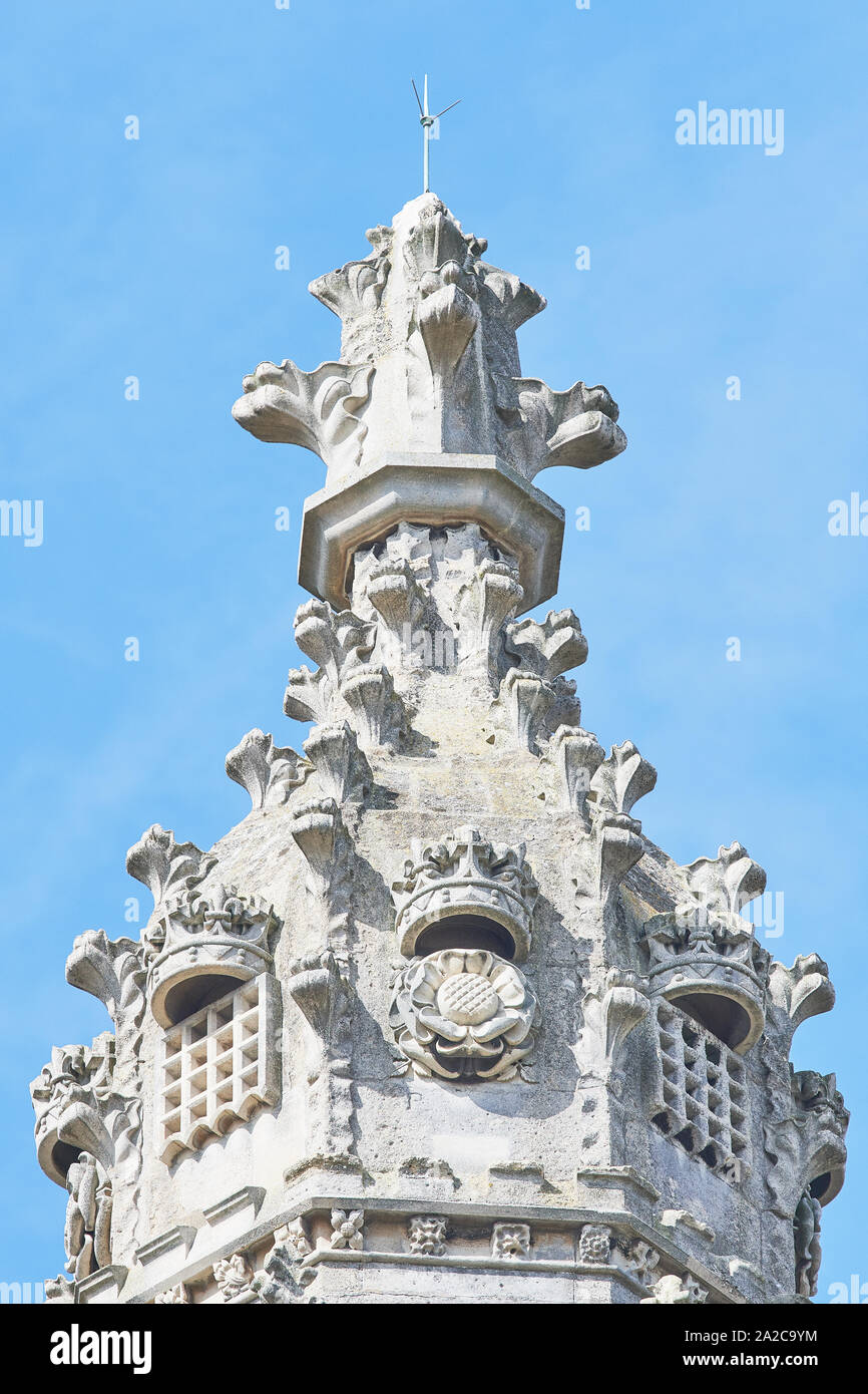 Decorated stone pinnacle with tudor symbols at King's college ...