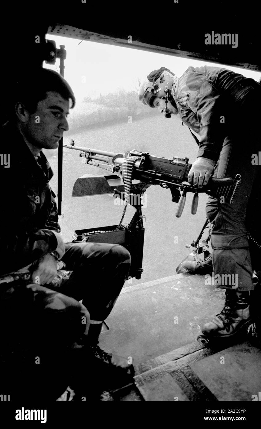 British army soldiers vehicles scots hi-res stock photography and ...