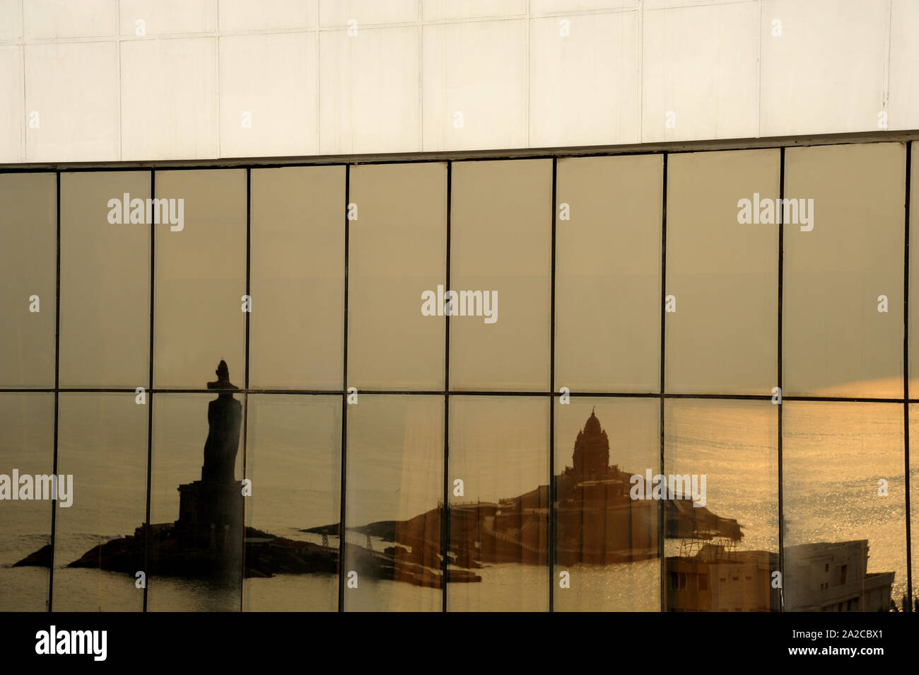 Swami vivekananda statue india hi-res stock photography and images - Alamy