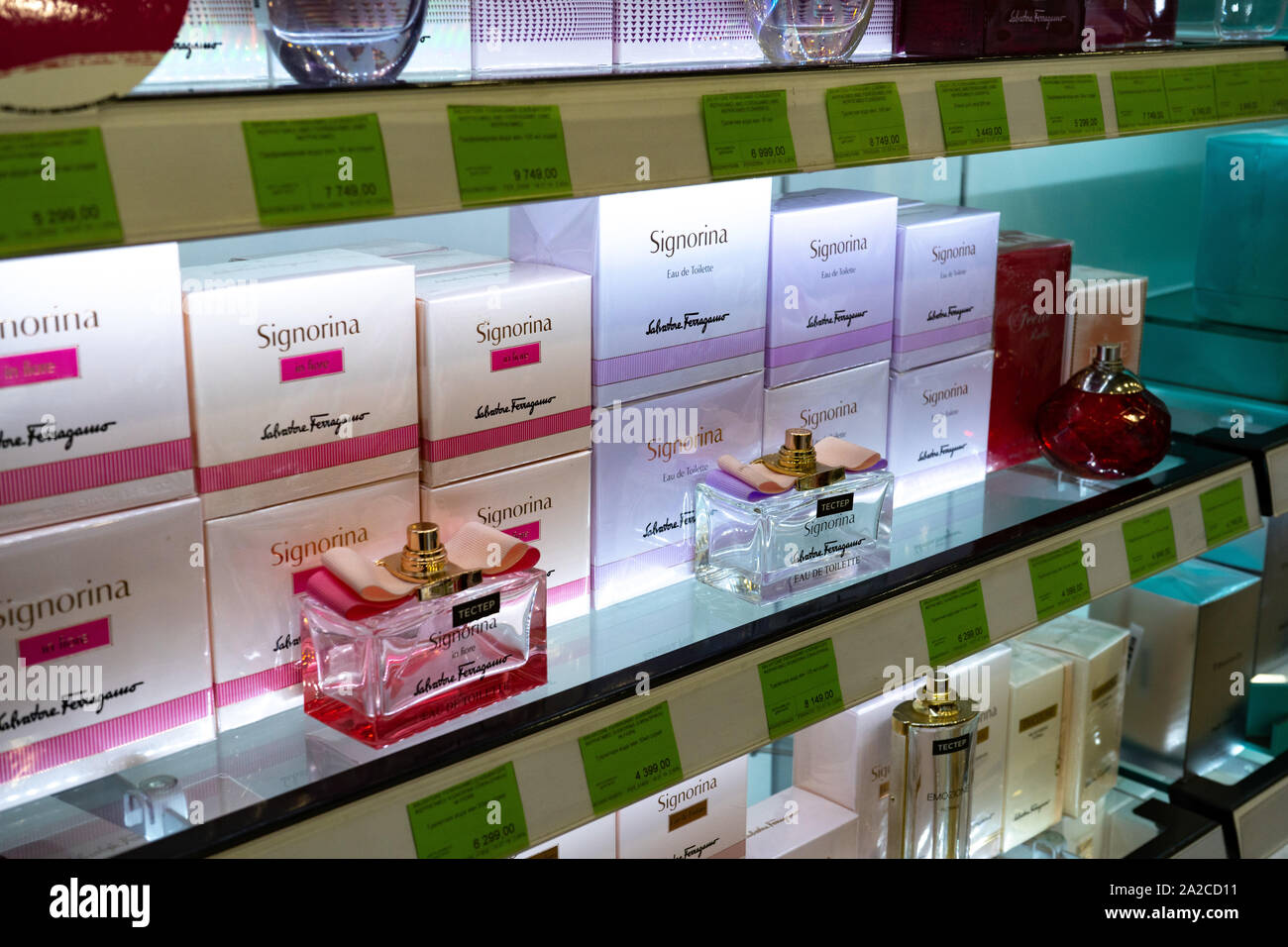 Shelf shelves display fragrance hi-res stock photography and images - Alamy