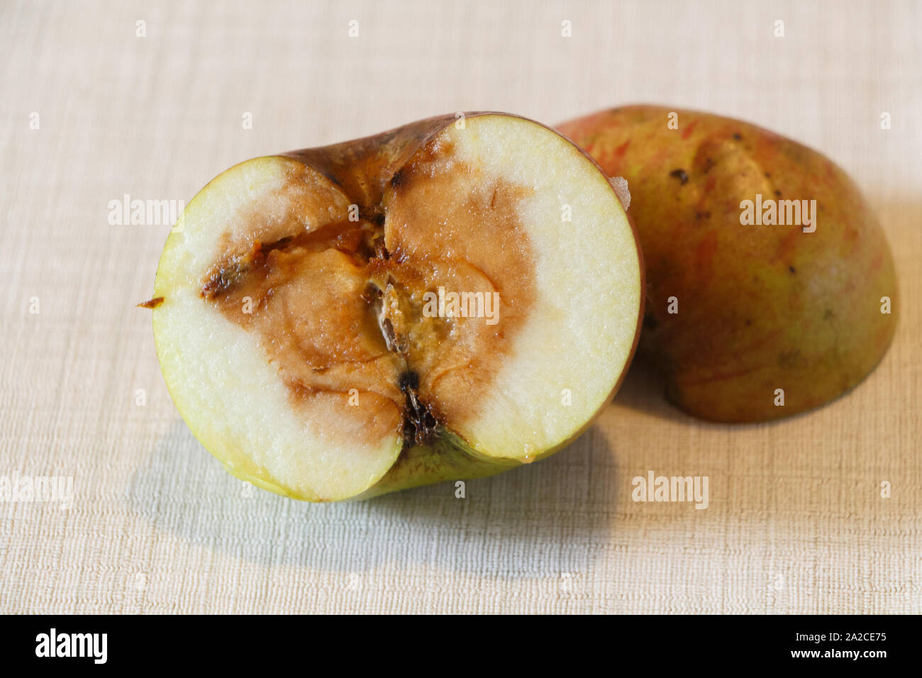 Apple cut into two pieces hi-res stock photography and images - Alamy