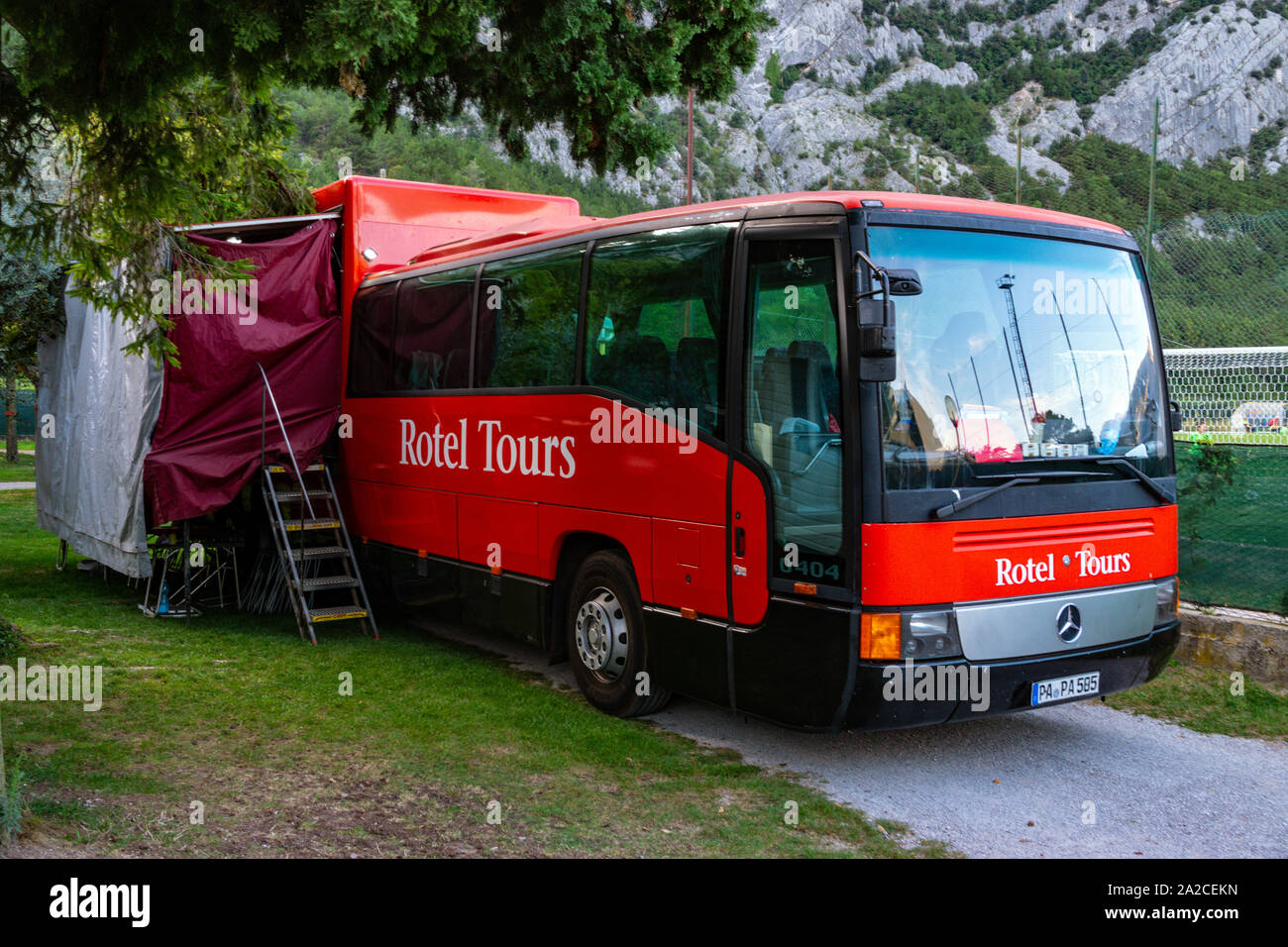 Rotel tours bus hi-res stock photography and images - Alamy
