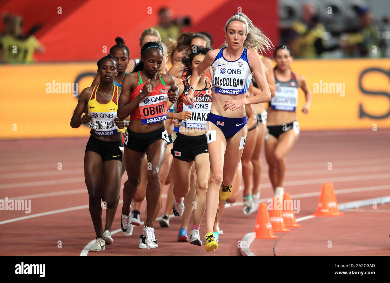 Great Britain's Eilish McColgan (right) competes in her Women's 5000m ...