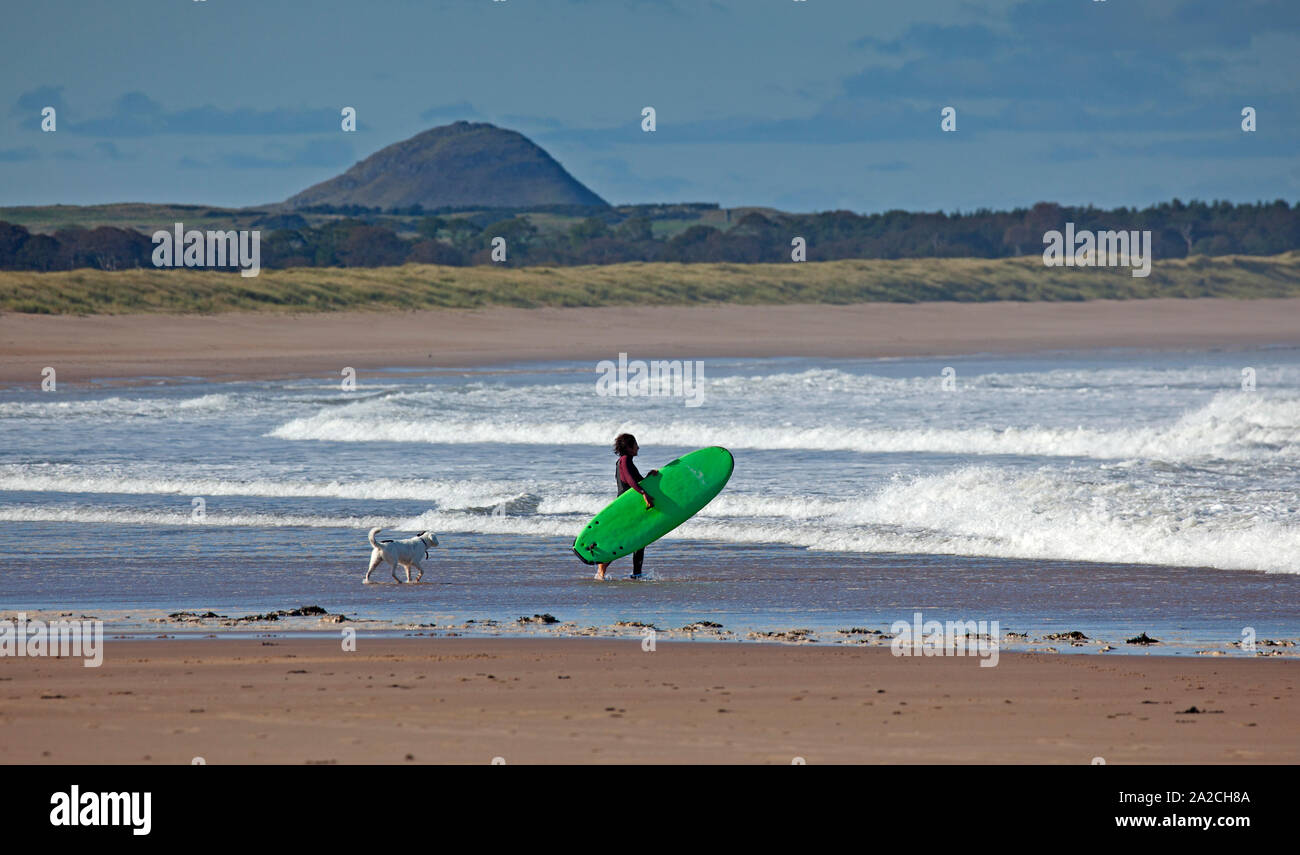 Belhaven Bay, Dunbar, Scotland, UK. 2nd October 2019. Female Surfer ...