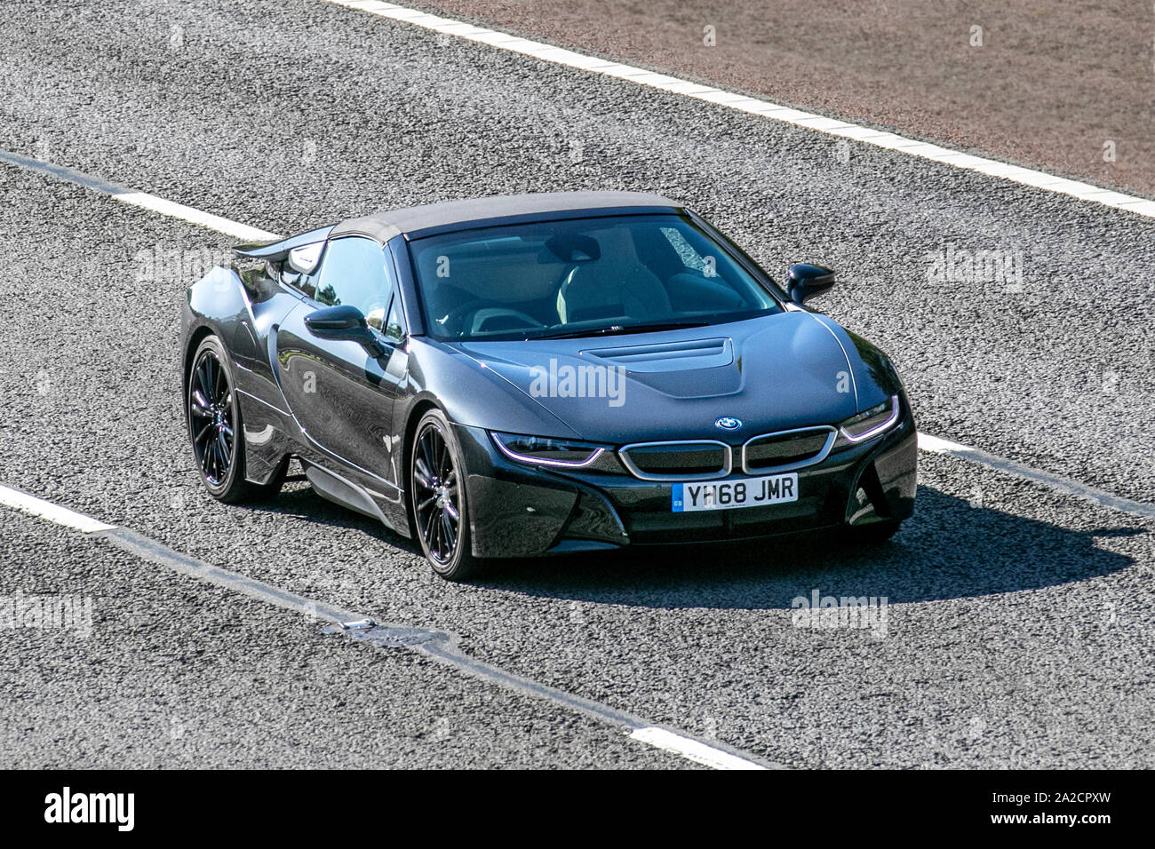 Bmw i8 road hi-res stock photography and images - Alamy
