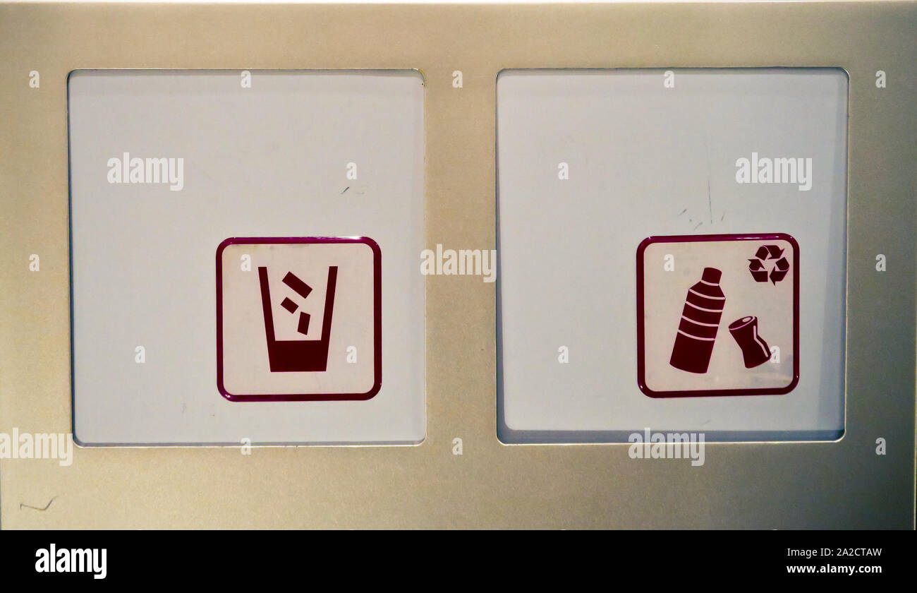 Accessible restroom symbols hi-res stock photography and images - Alamy