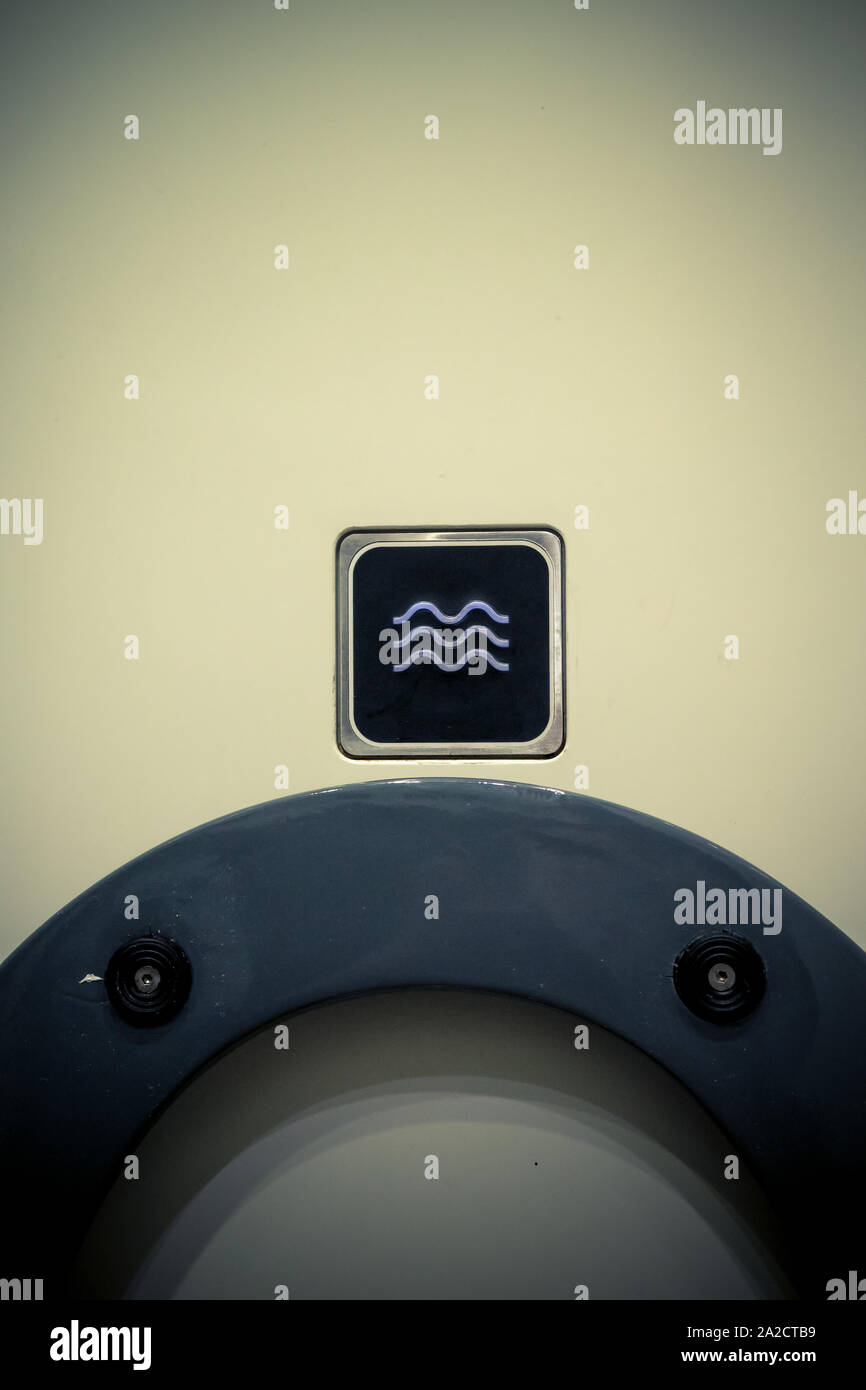 Accessible restroom symbols hi-res stock photography and images - Alamy