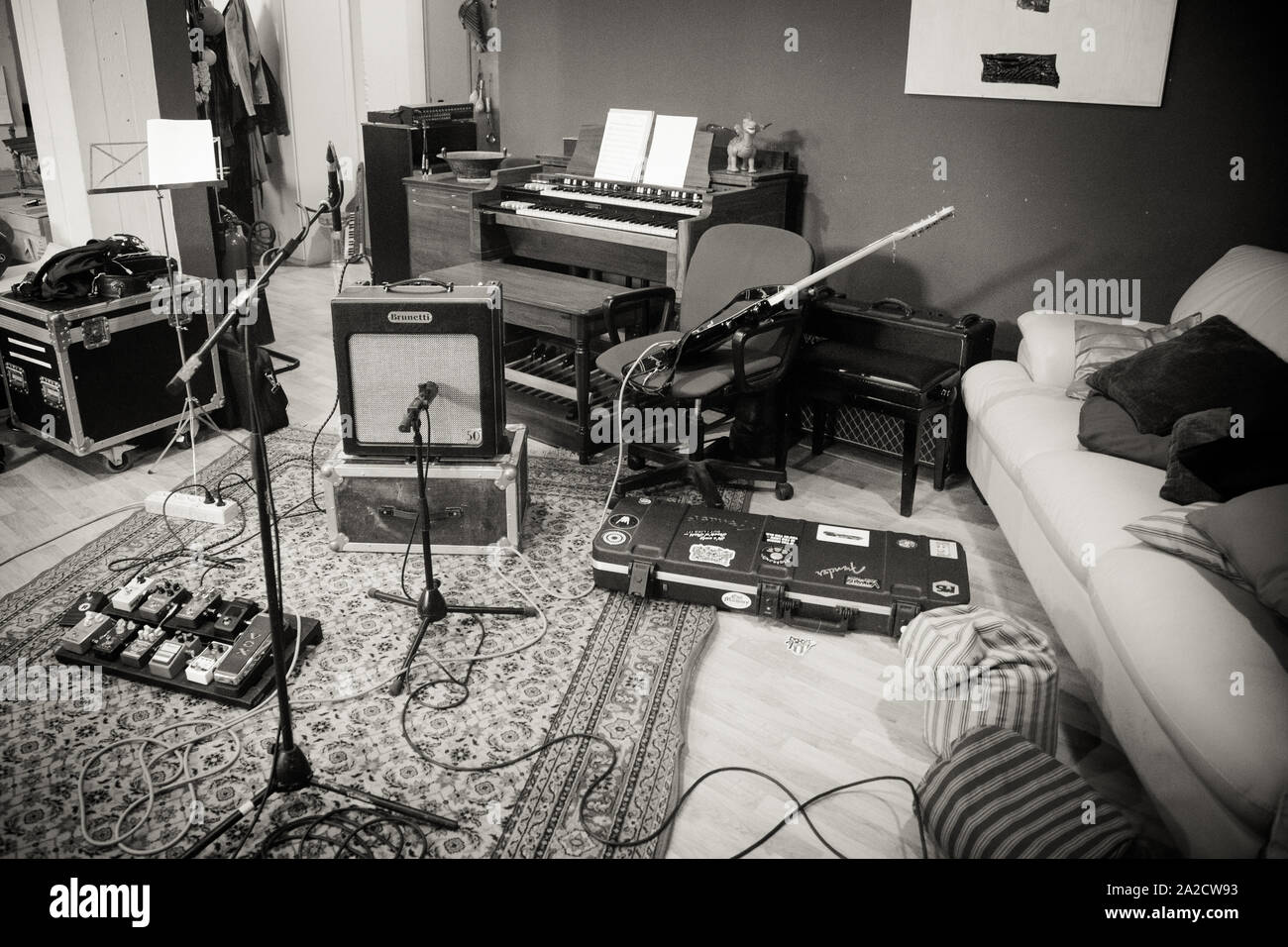 Recording studio interior hi-res stock photography and images - Alamy
