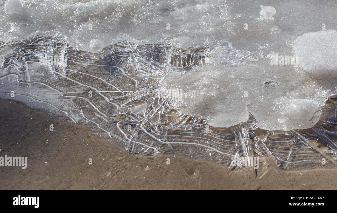 Frozen puddle art hi-res stock photography and images - Alamy