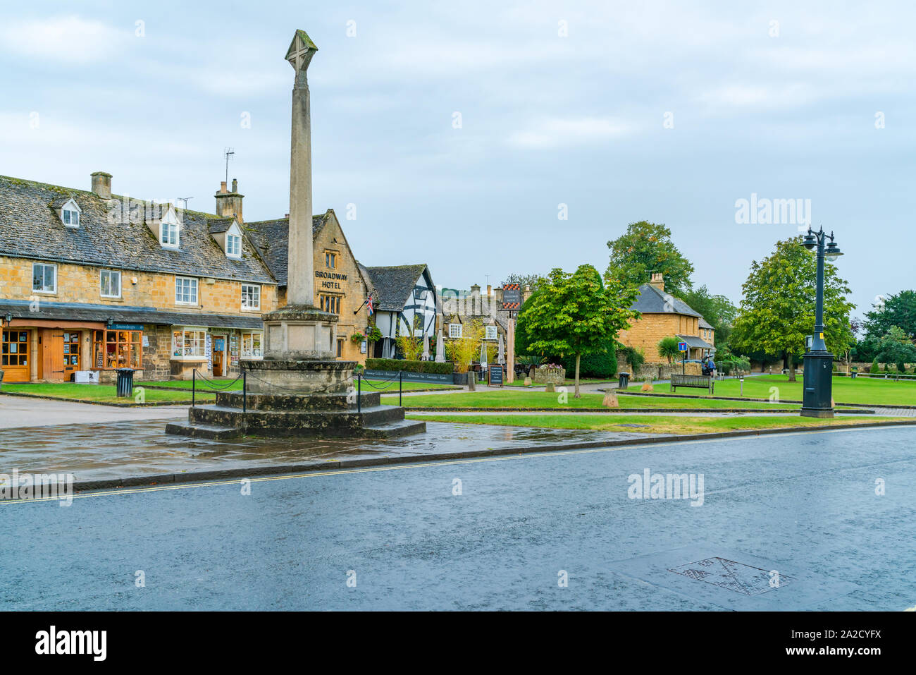 BROADWAY, UK - SEPTEMBER 22 2019: Broadway is a Cotswolds village ...