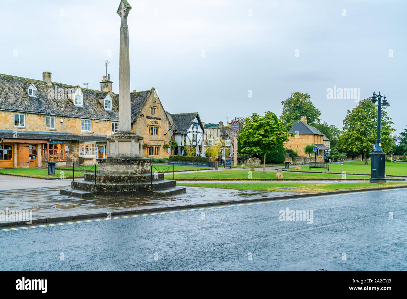 BROADWAY, UK - SEPTEMBER 22 2019: Broadway is a Cotswolds village ...