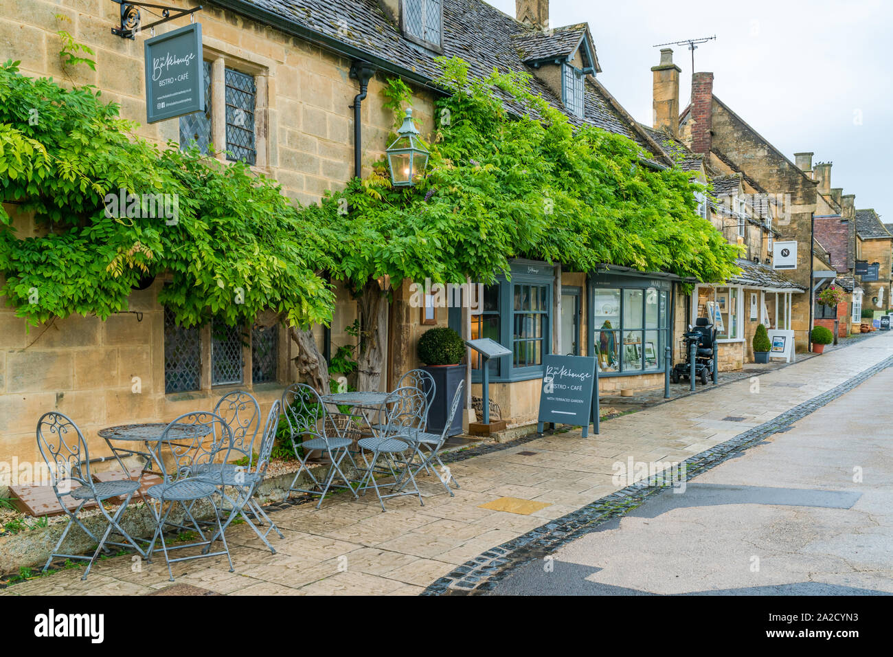 BROADWAY, UK - SEPTEMBER 22 2019: Broadway is a Cotswolds village ...