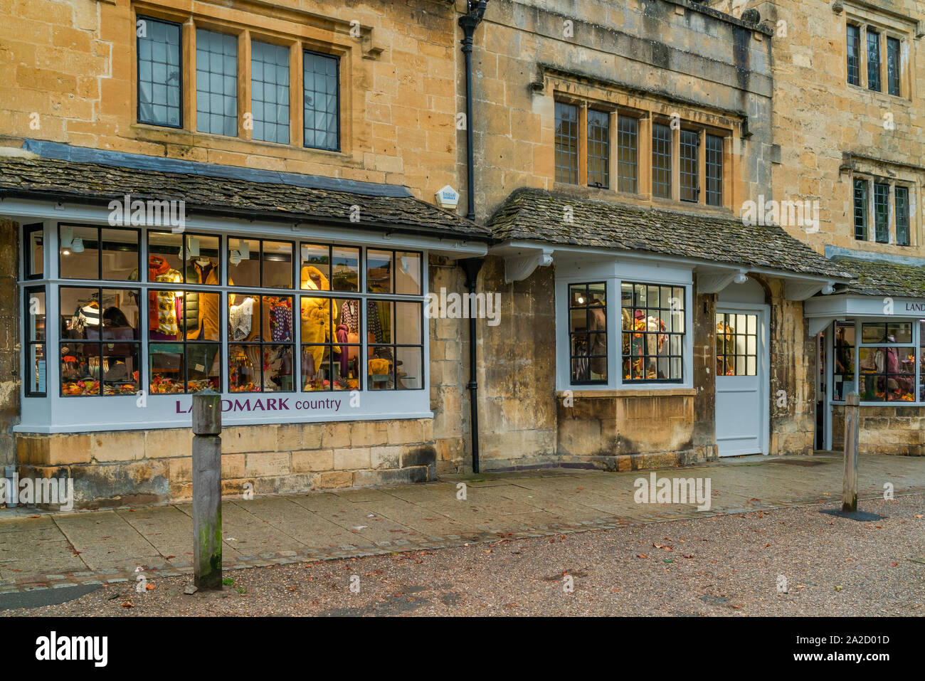 BROADWAY, UK - SEPTEMBER 22 2019: Broadway is a Cotswolds village ...