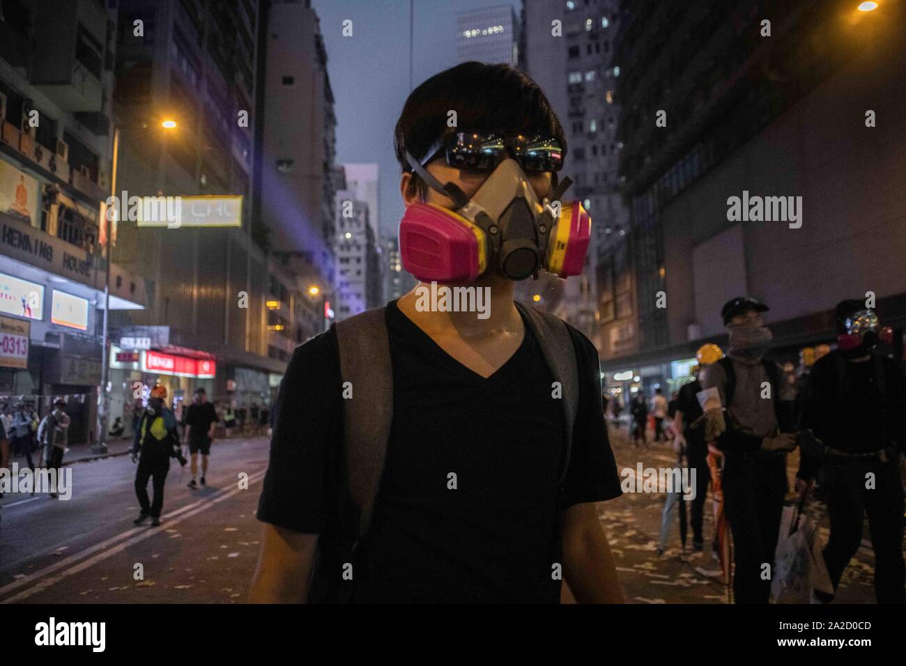 Peoples gas mask hi-res stock photography and images - Alamy