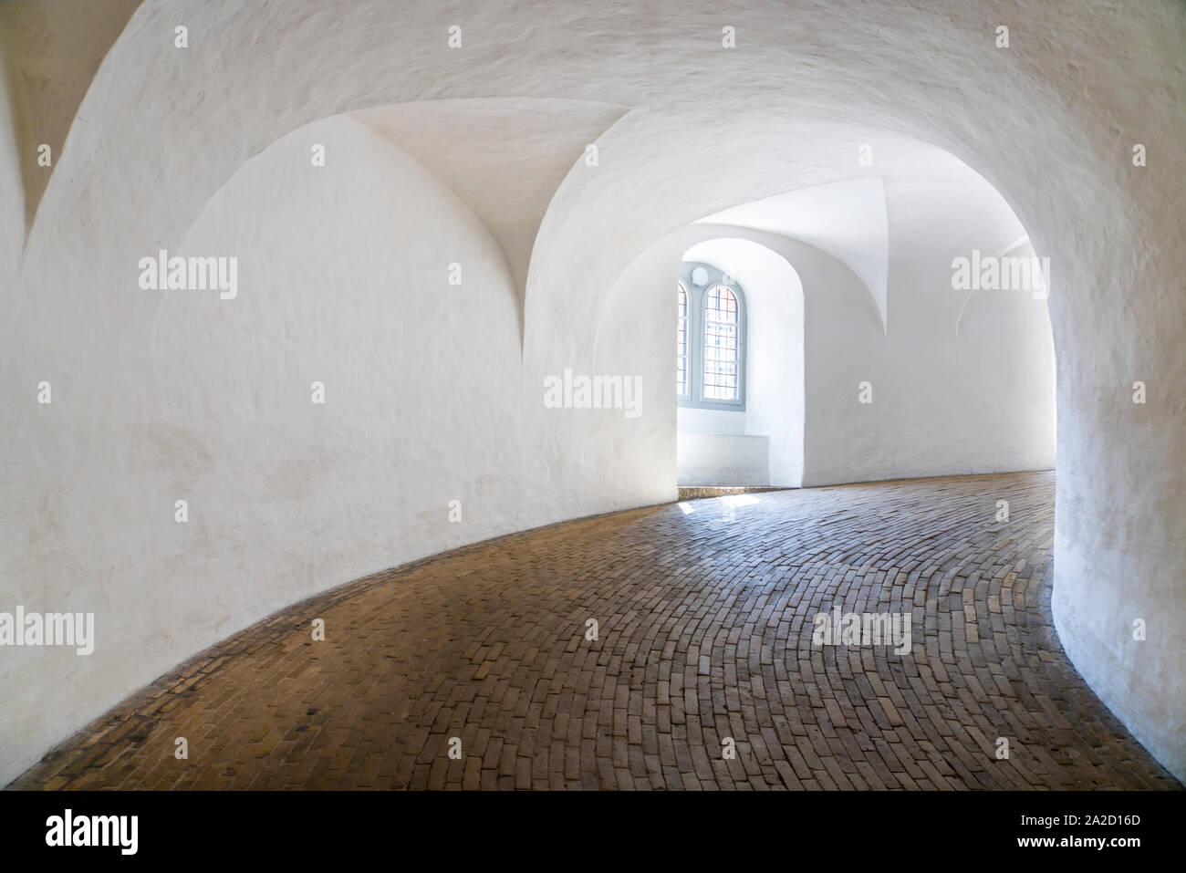 View round tower hi-res stock photography and images - Alamy