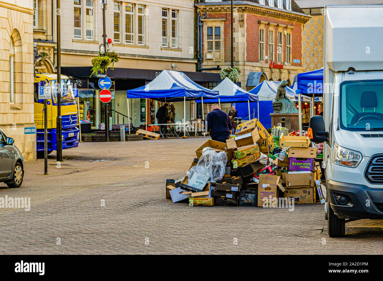 Setting up stall market uk hi-res stock photography and images - Alamy