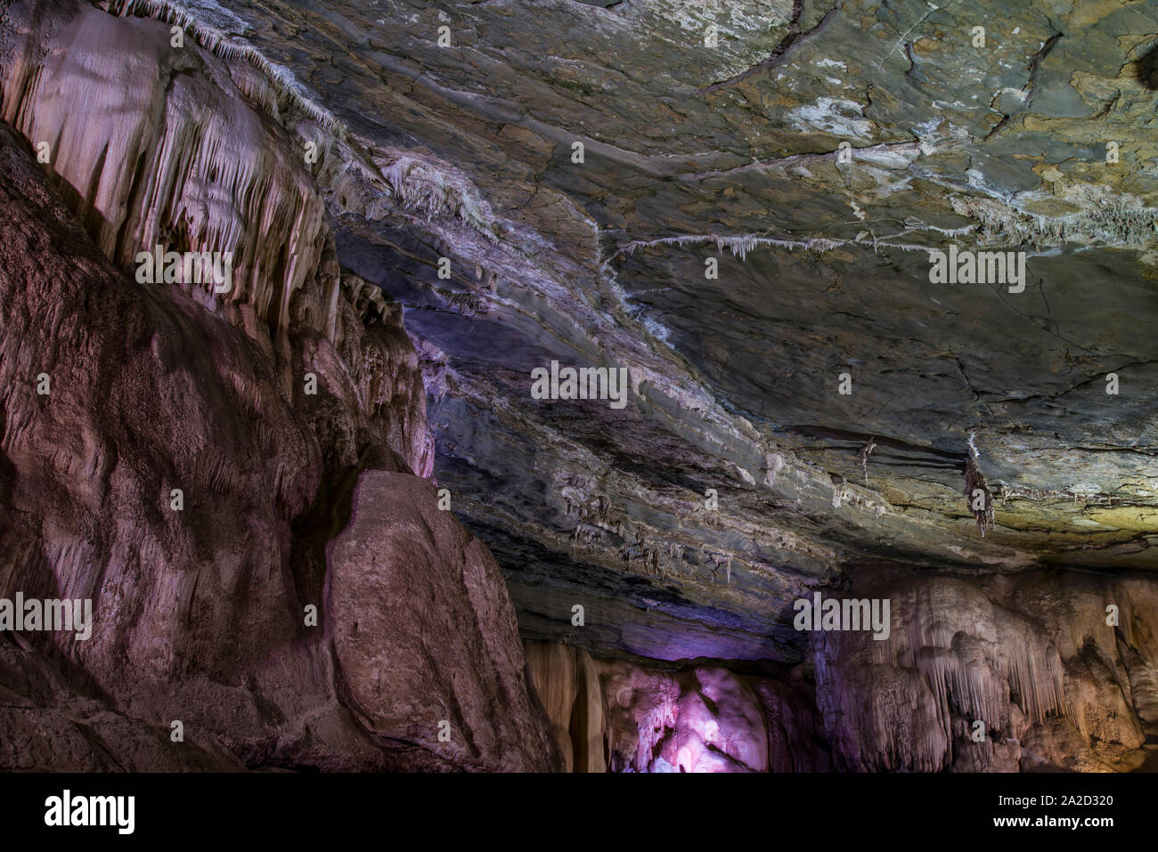 Stalactite ceiling hi-res stock photography and images - Alamy