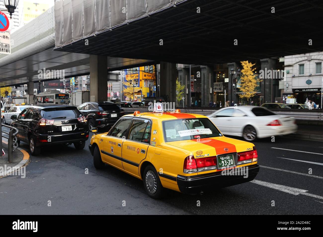 Tokyo taxi toyota hi-res stock photography and images - Alamy